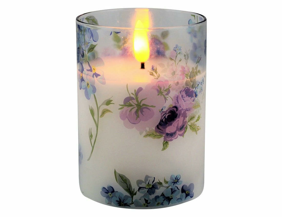 Свеча светодиодная восковая в стакане, голубые и сиреневые цветы, мерцающий огонек, "натуральный" фитилек, 10 см, батарейки, Peha Magic
