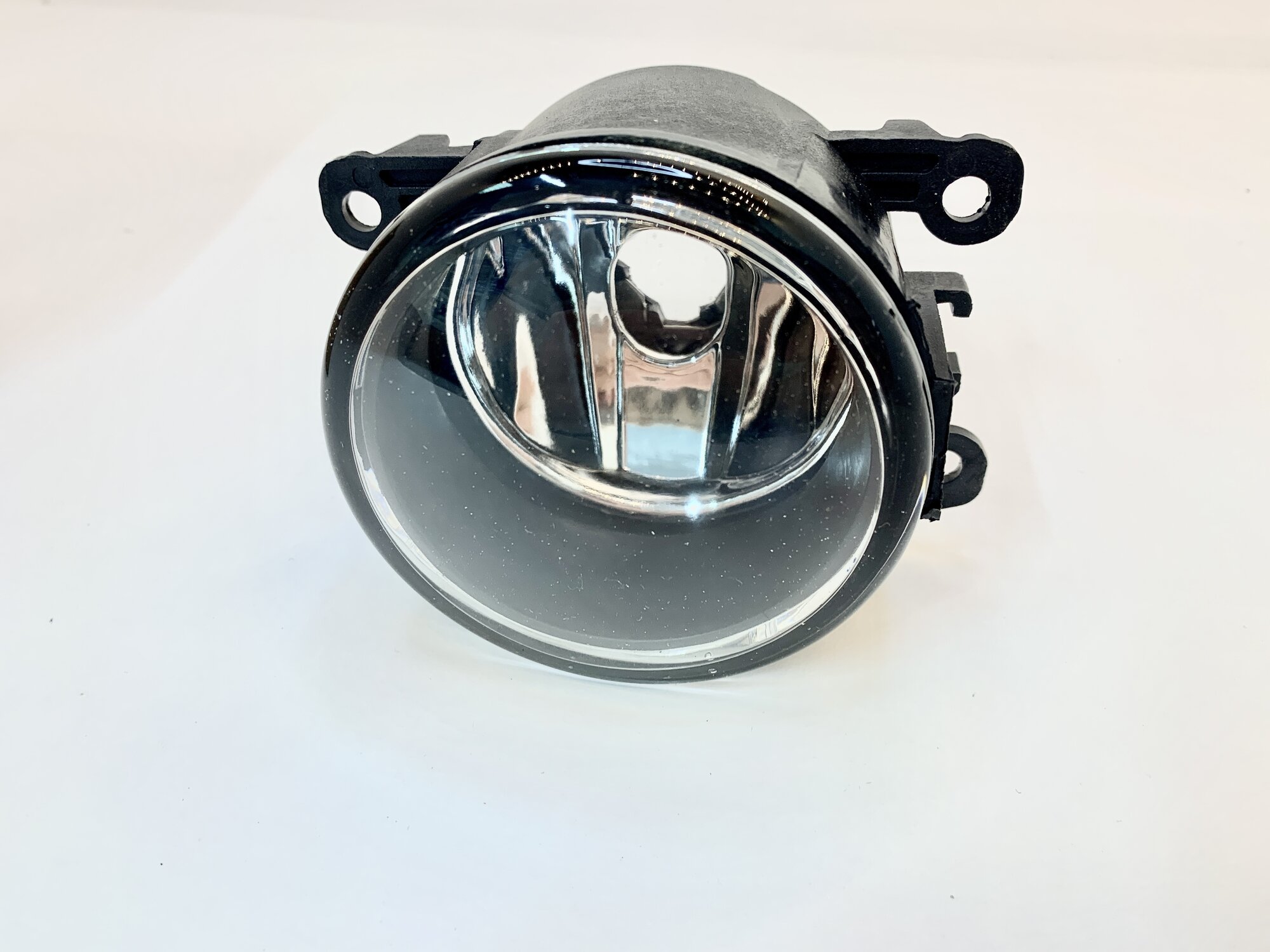 Фара противотуманная на Renault Logan / Megane II / Scenic II / Sandero / Duster / Nexia