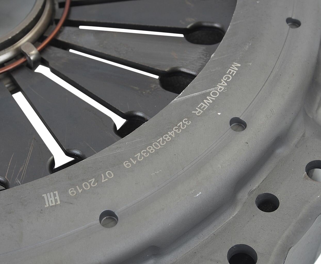 Корзина сцепления для Камаз 5490, МАЗ-631208, 643008 арт 16013011 MEGAPOWER AUTOMOTIVE