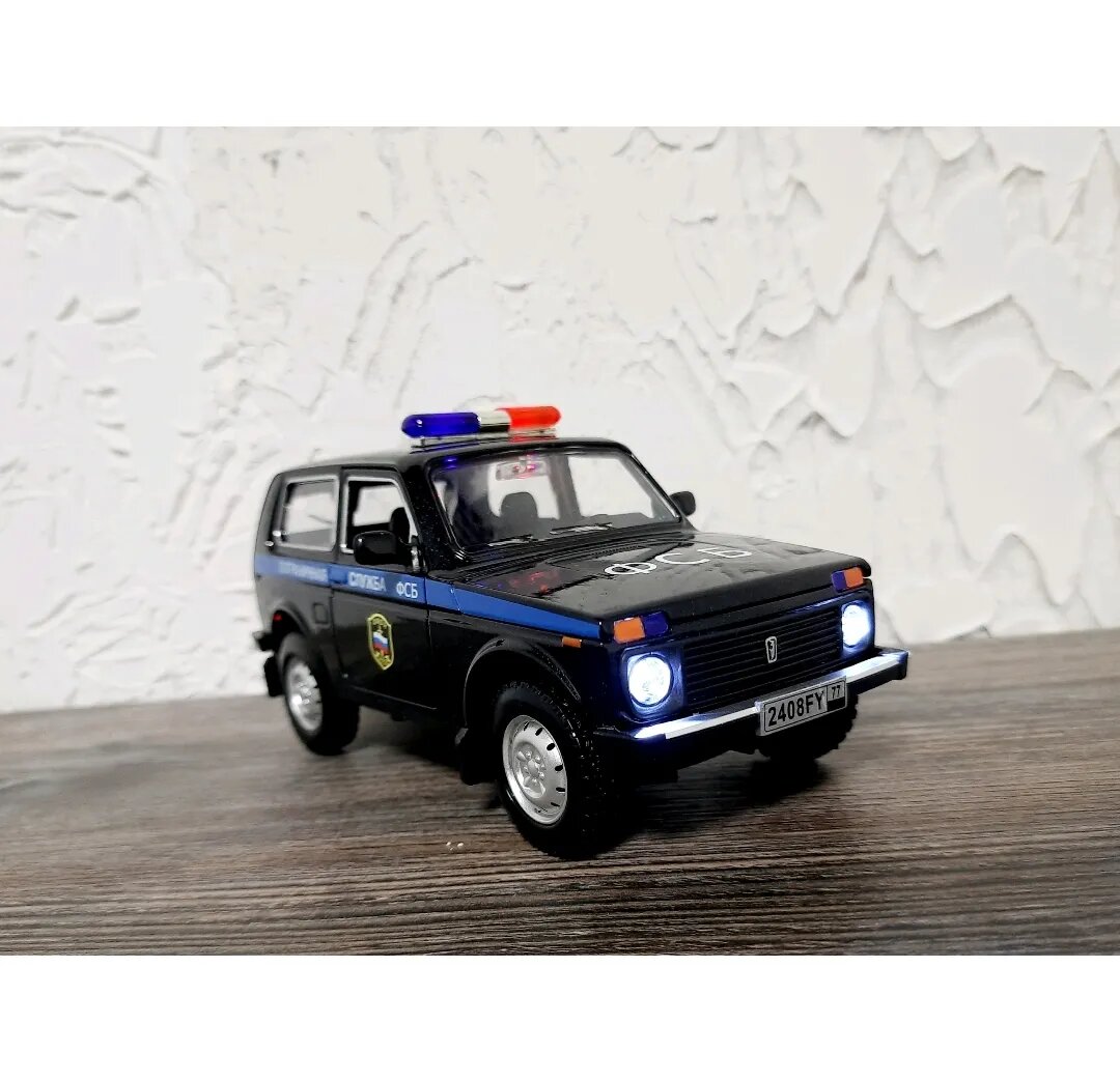 Машинка металлическая инерционная/ Модель машины/ Автомобиль Нива 4х4 черный/ ДПС/ ФСБ/Подарок