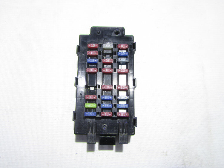 Блок предохранителей салонный 96420651 J200-AK-62225 9A-07195D 96451738 Шевроле Лачетти