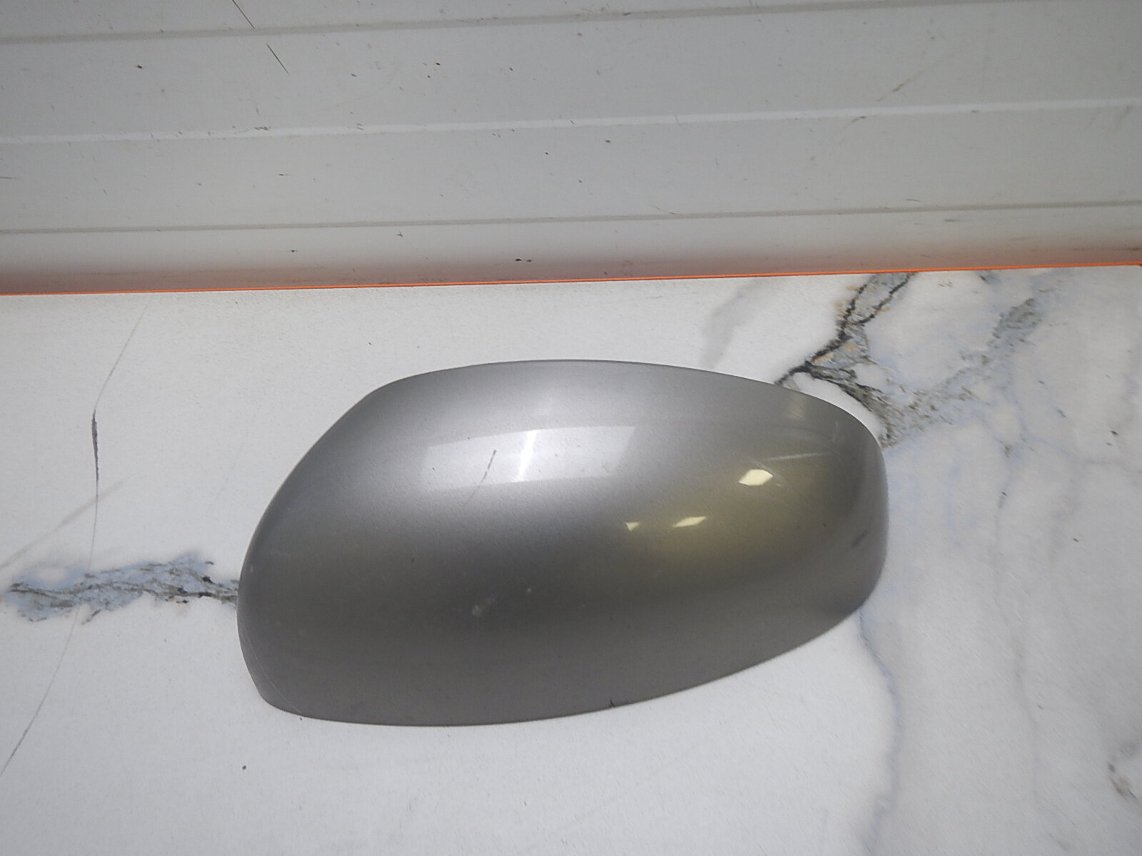 Б/У Крышка зеркала левая, Skoda (Шкода)-FABIA (07-14) SKODA FABIA (07-14) Царапины, сломано 2 крепления. 634856 VAG арт....