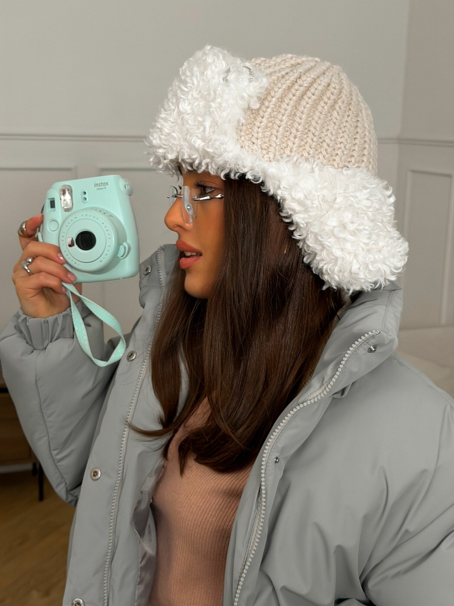 Шапка-ушанка Базовая коллекция изделий с мехом козы для женщин