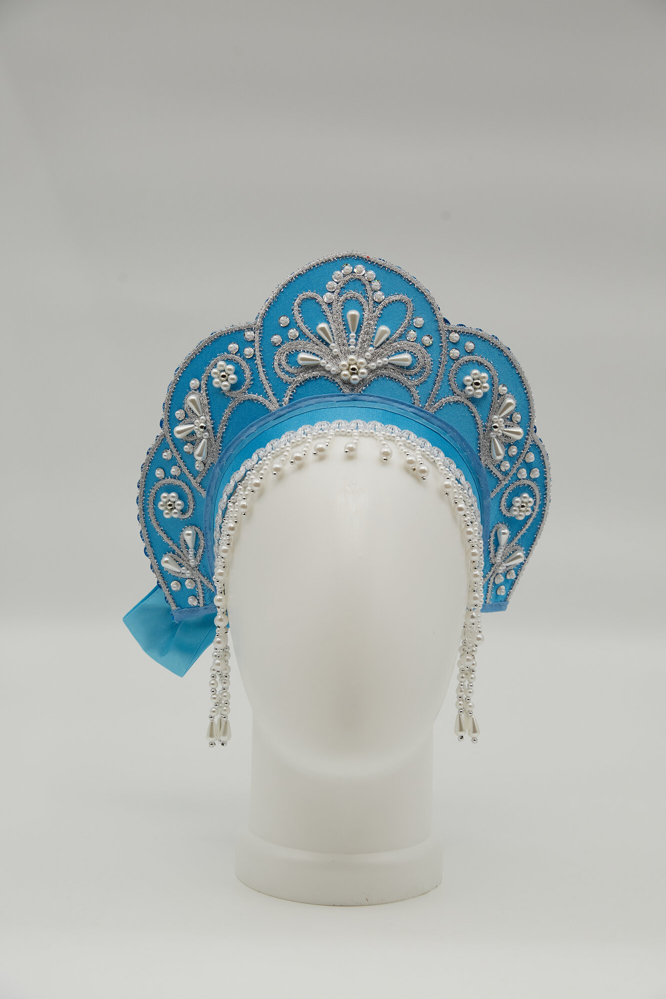 Кокошник Забава Углич "Лилия" КЛм-15, голубой яркий