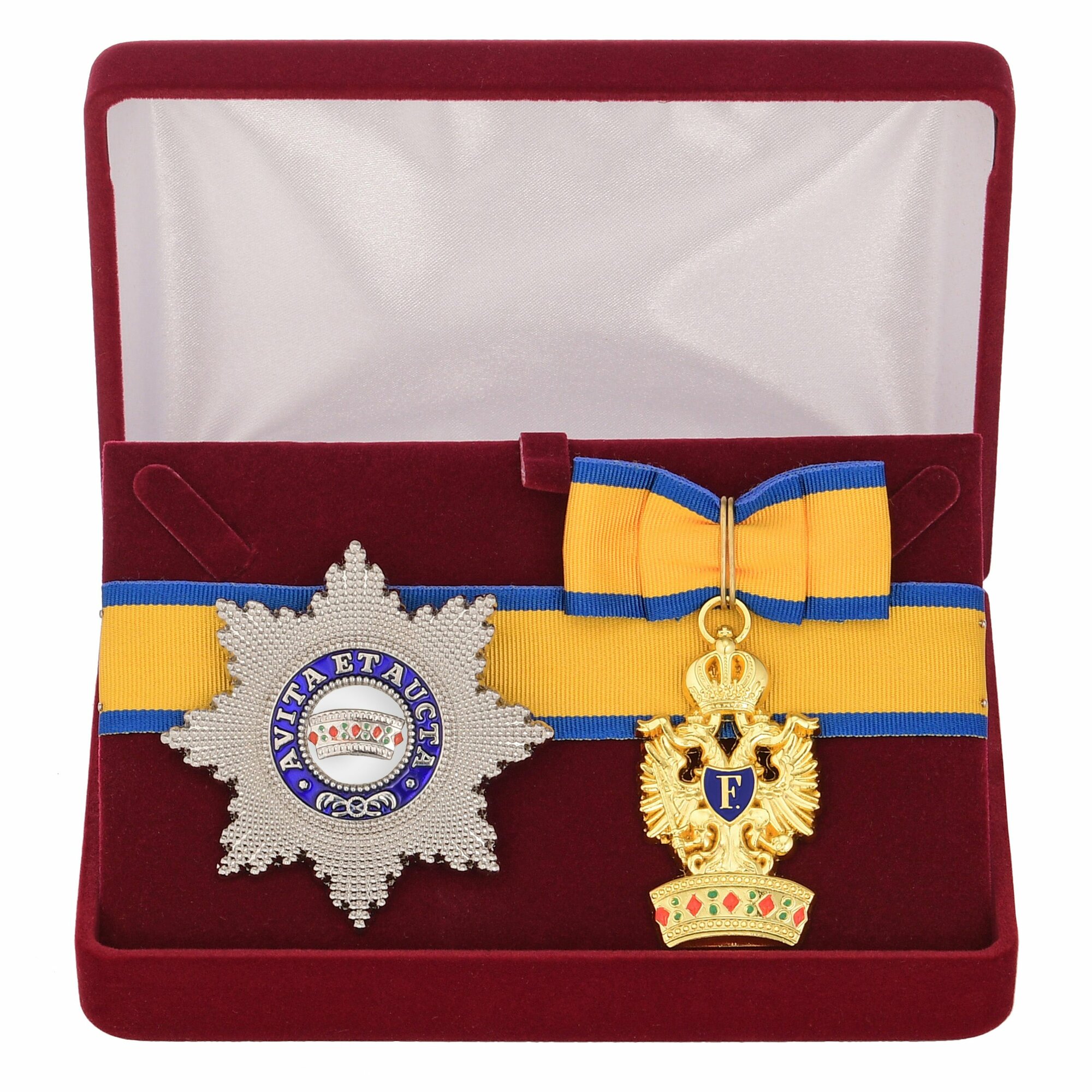 Знак и звезда ордена Железной короны (Австро-Венгрия) в подарочном футляре, сувенирные муляжи