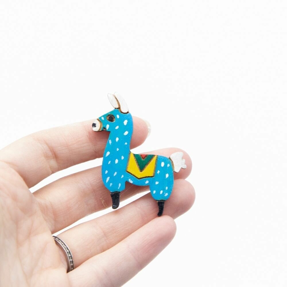 Значок ручной работы "Лама", благое дело, дерево, 5*5 см.