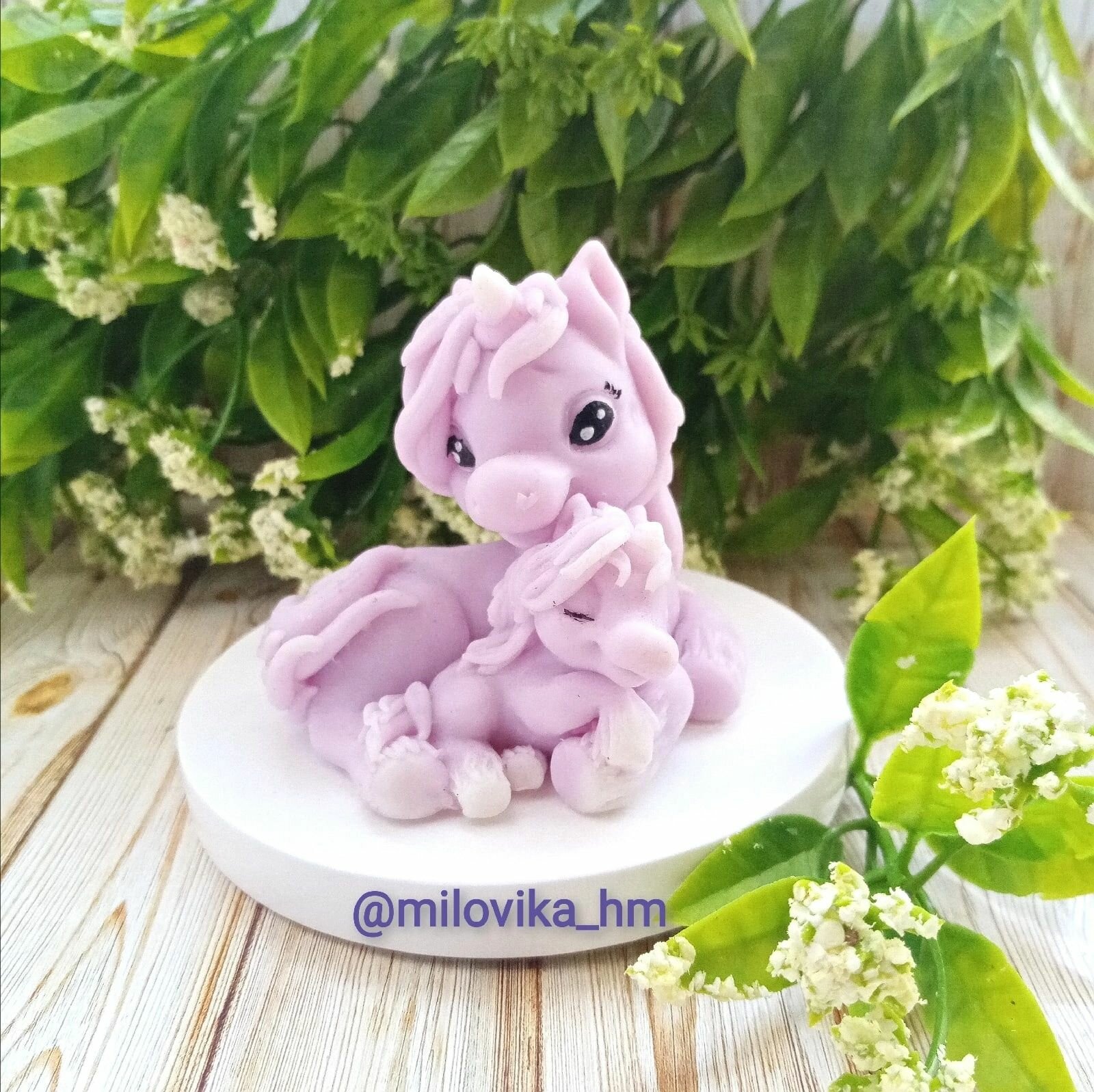 Сувенирное мыло единорог мама с малышом от milovika в подарочном пакете