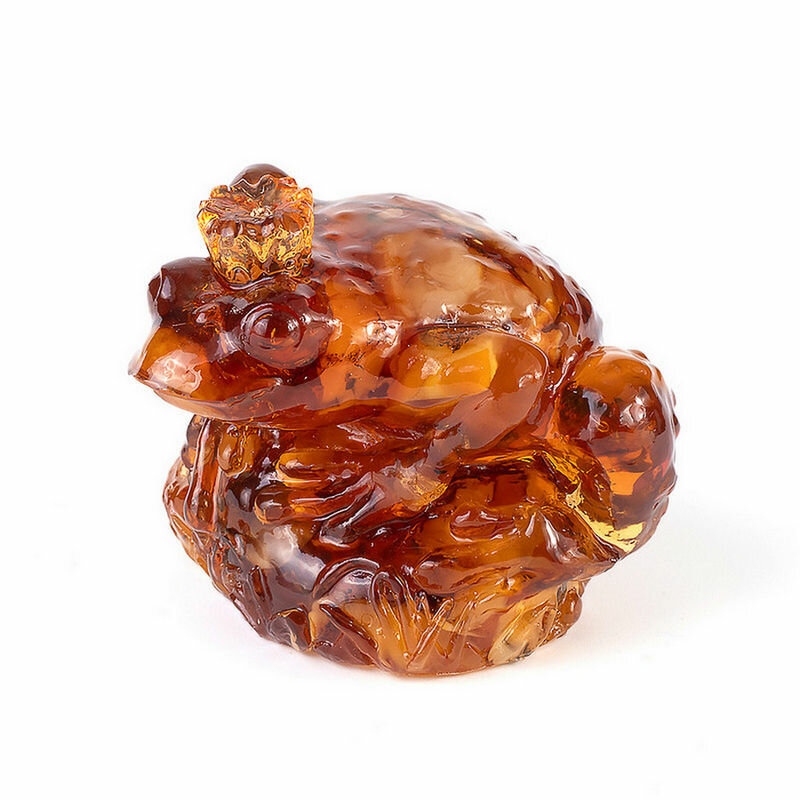 Объемная сувенирная фигурка с натуральным янтарем "Лягушка с короной"