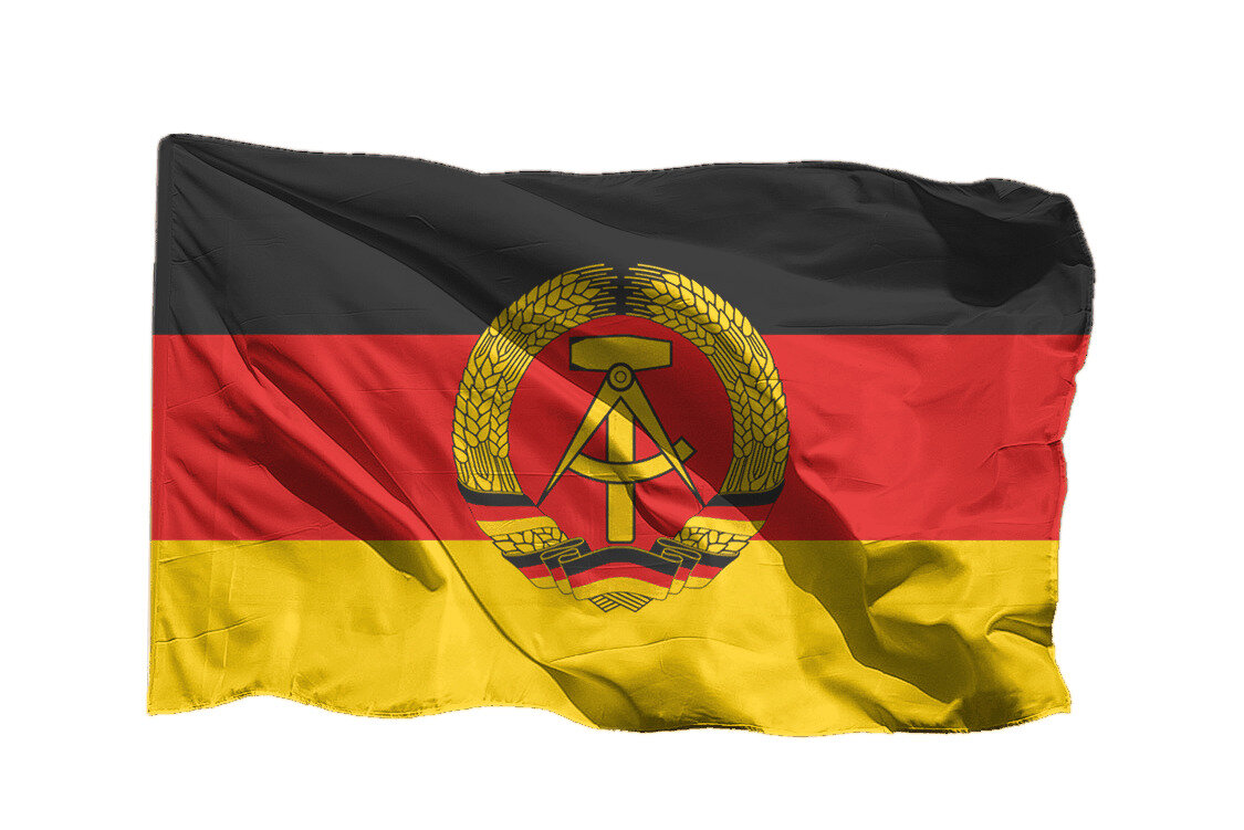 Флаг ГДР на сетке, 70х105 см - для уличного флагштока