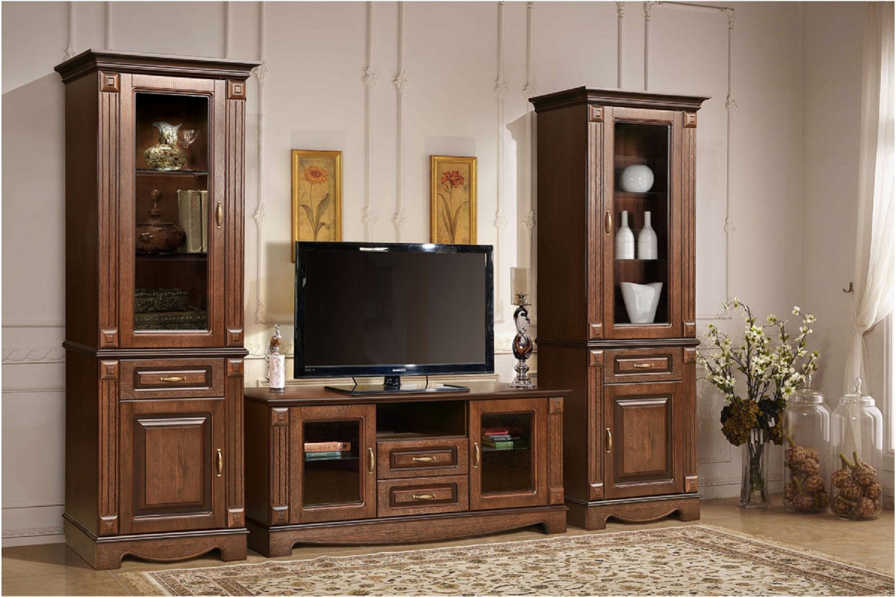 Гостиная из массива, ммк-древ Венетто 1201 грецкий орех 2,5 + тонировка.( тумба тв, сервант 2шт.)