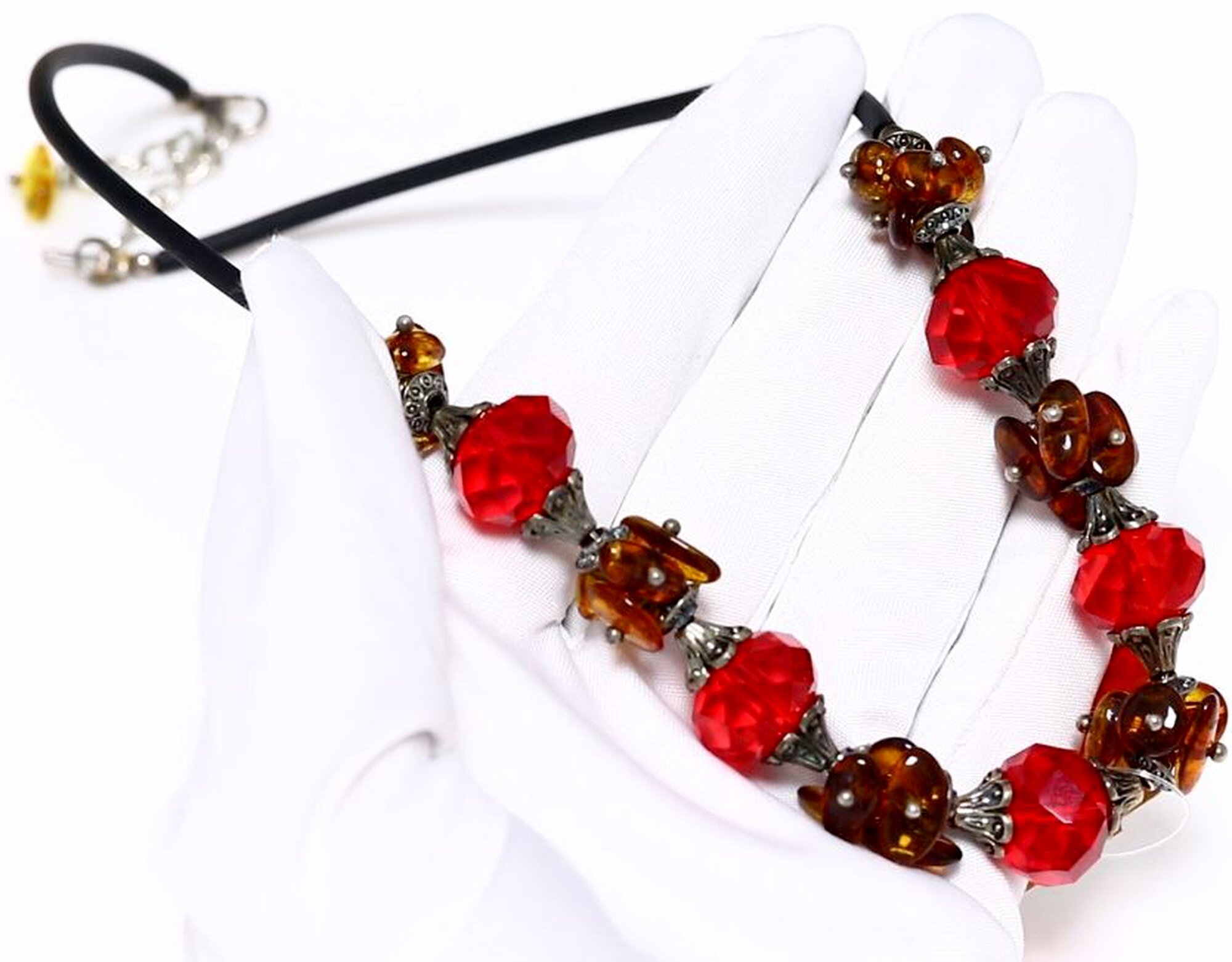 Бусы, янтарь