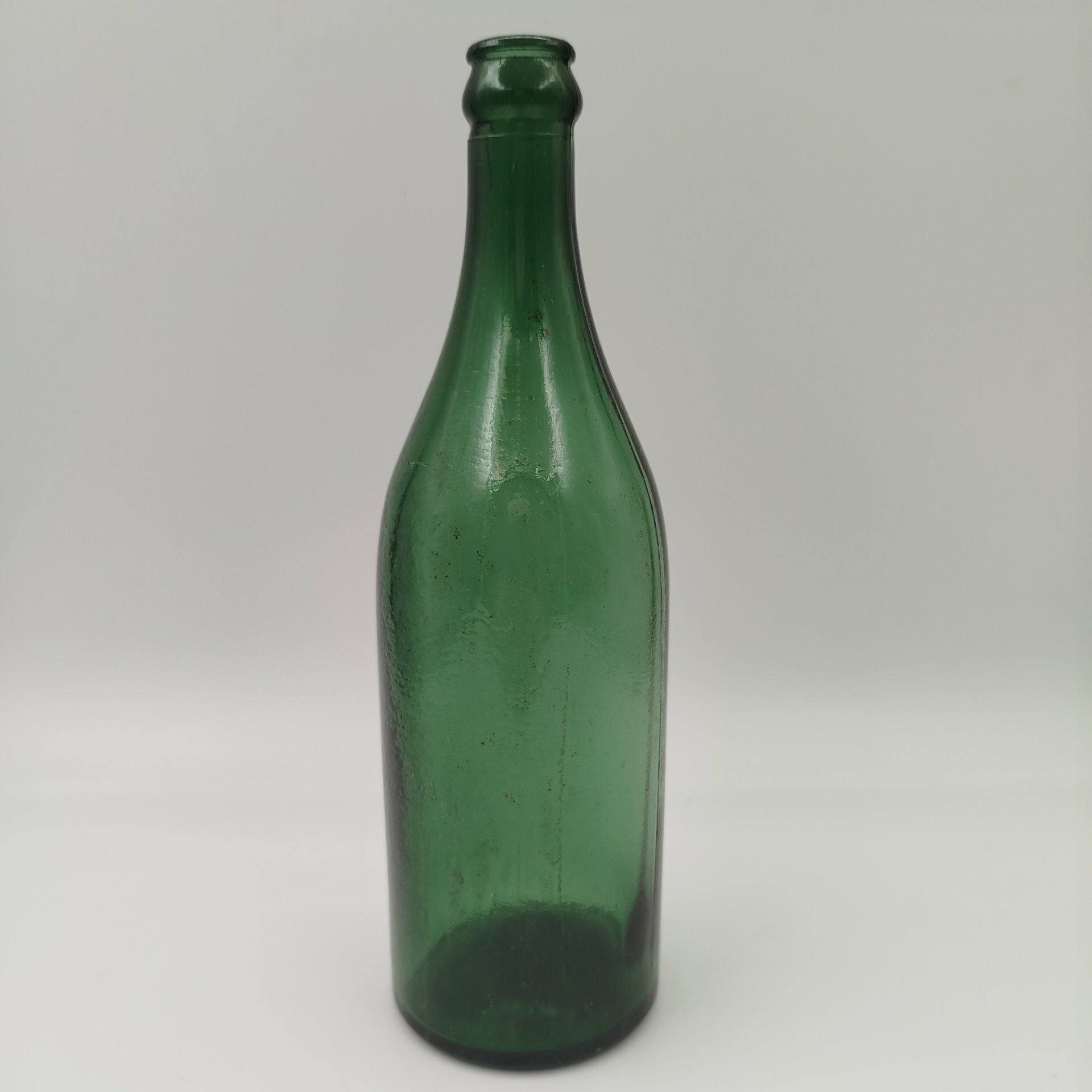 Бутылка зеленого цвета, стекло, Россия, 1900-1950 гг.