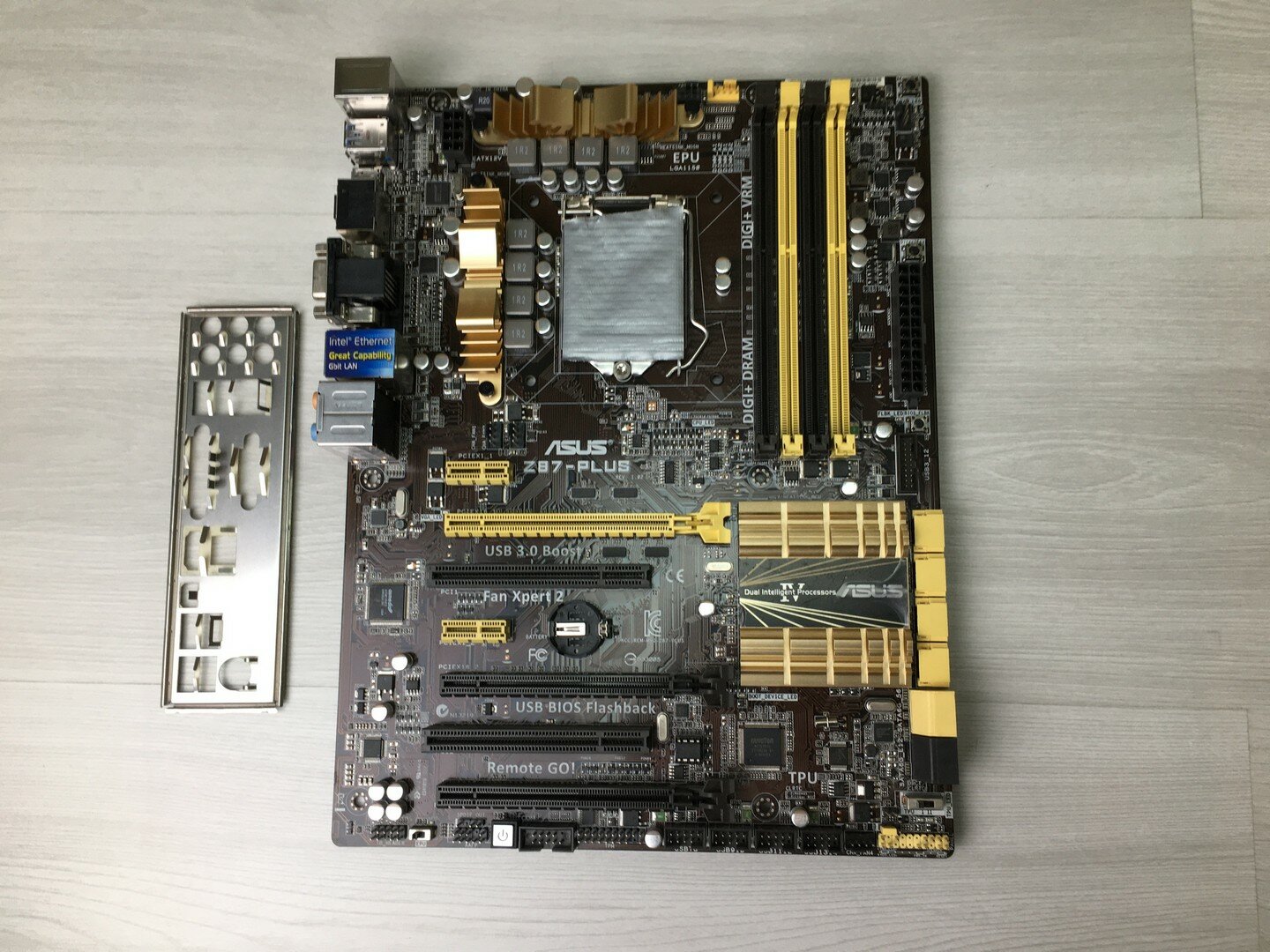Материнская плата S-1150 ASUS Z87-PLUS Z87/4DDR3/PCI-E/SATA3/USB3.0/VGA/DVI/HDMI/ATX