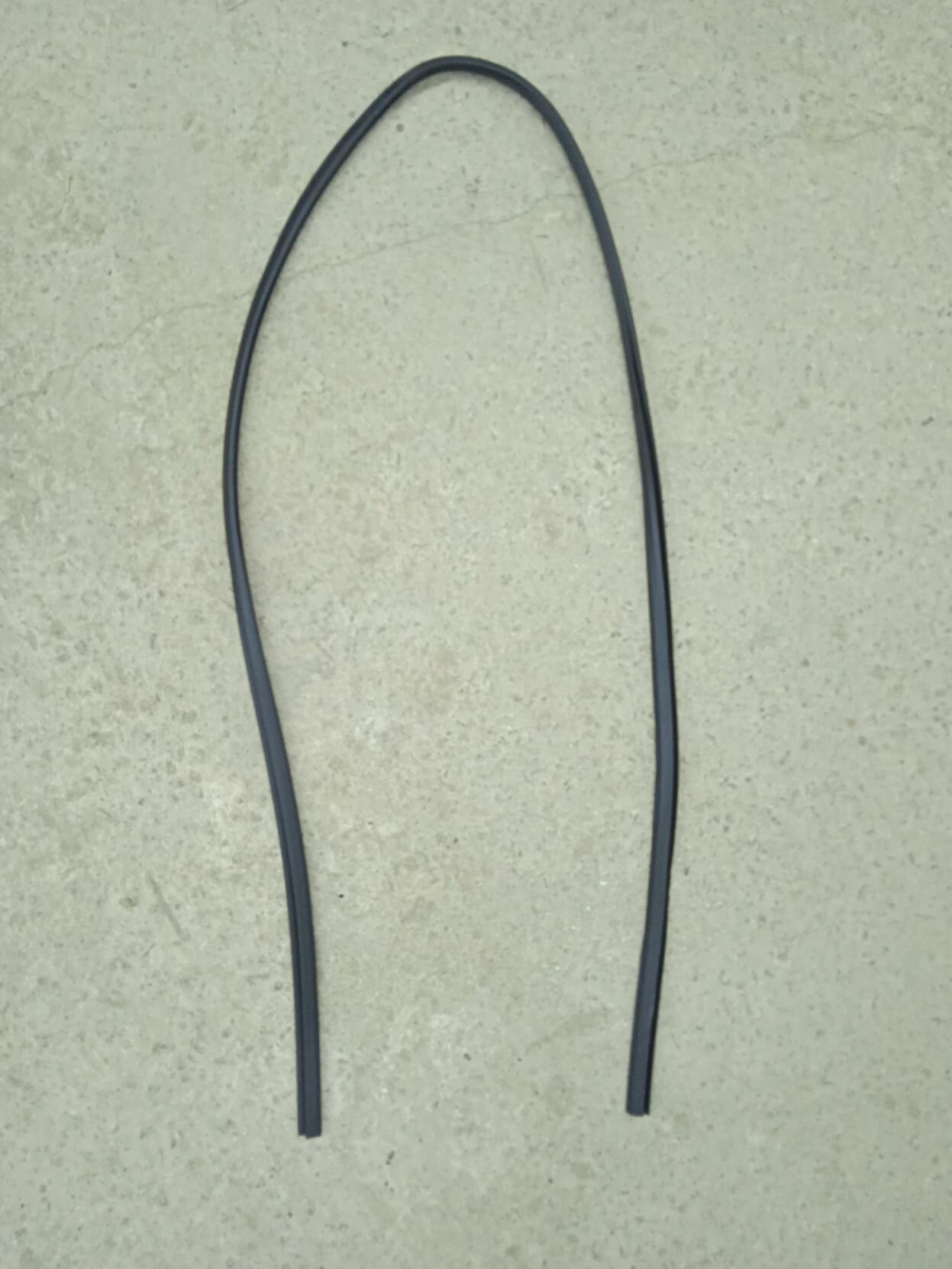 Уплотнитель лобового стекла верхний Great Wall Hover H3 [2.0 16V 5MT внедорожник 4X4] 5206013K00