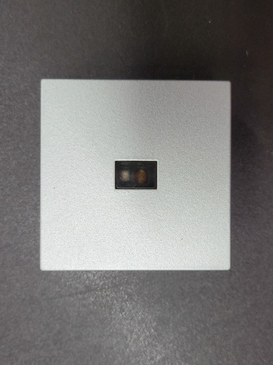 Выключатель-имитатор присутствия Gira, цвет алюминий