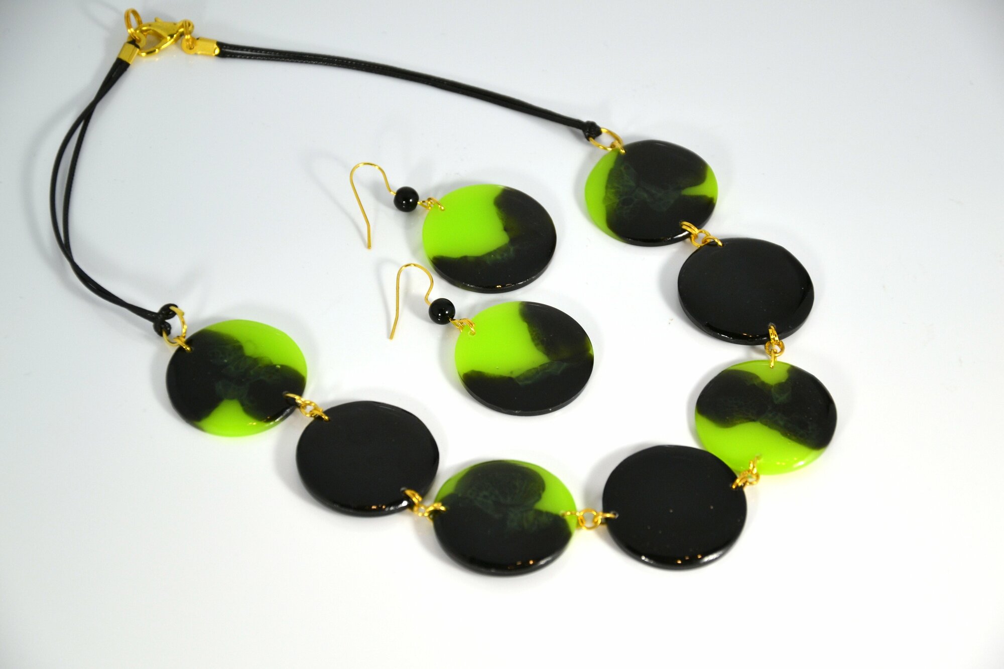 Комплект бижутерии: серьги, колье