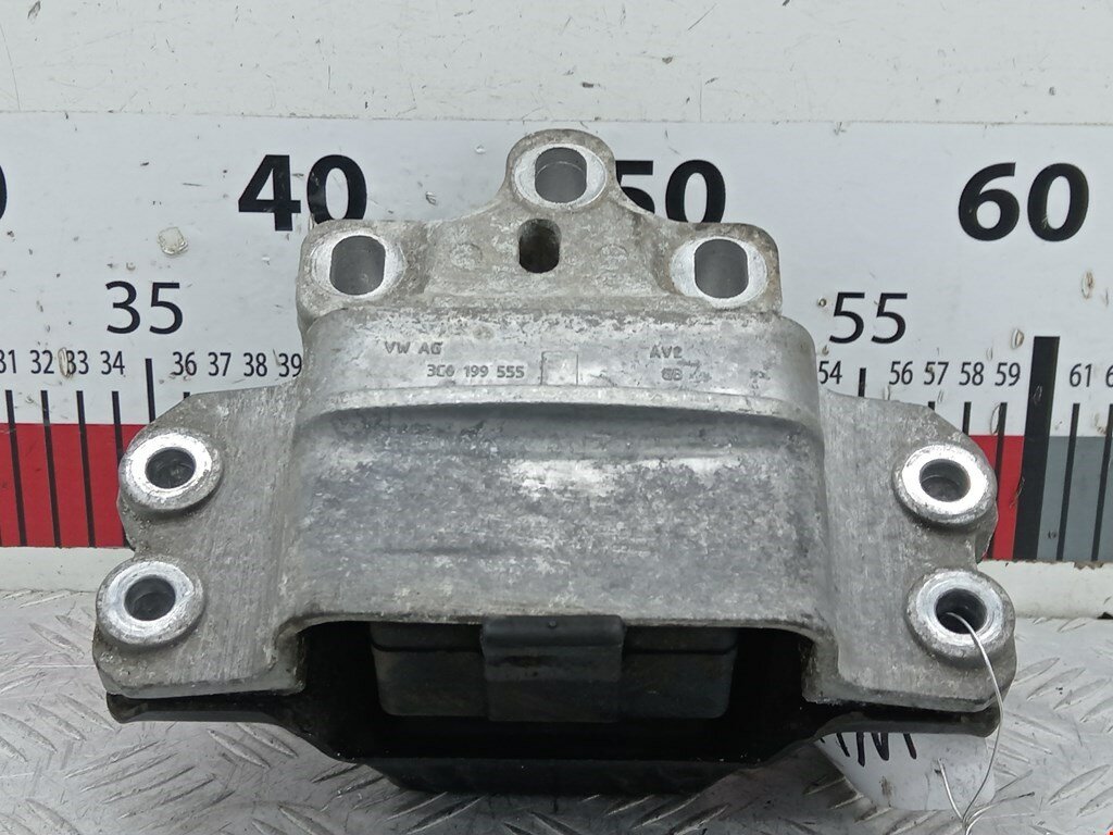Подушка (опора) крепления двигателя Volkswagen Passat 7 1K0199262CE арт. 1973435