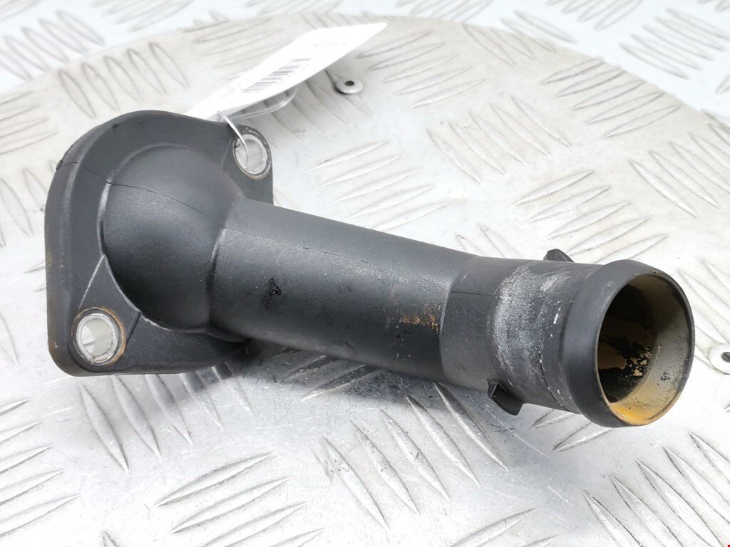 Корпус термостата Volkswagen Touran 1 038121121 арт. 1958524