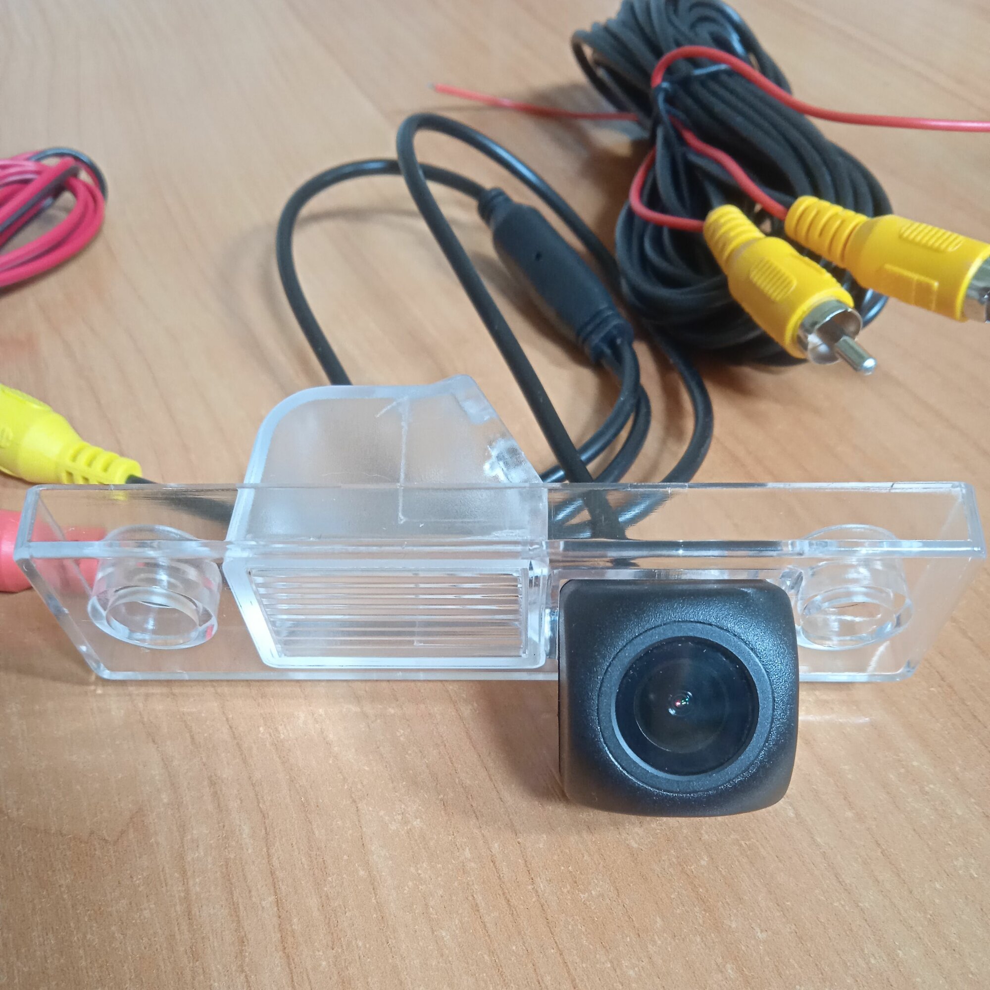 Камера заднего вида в плафон подсветки для Шевроле, AHD качество