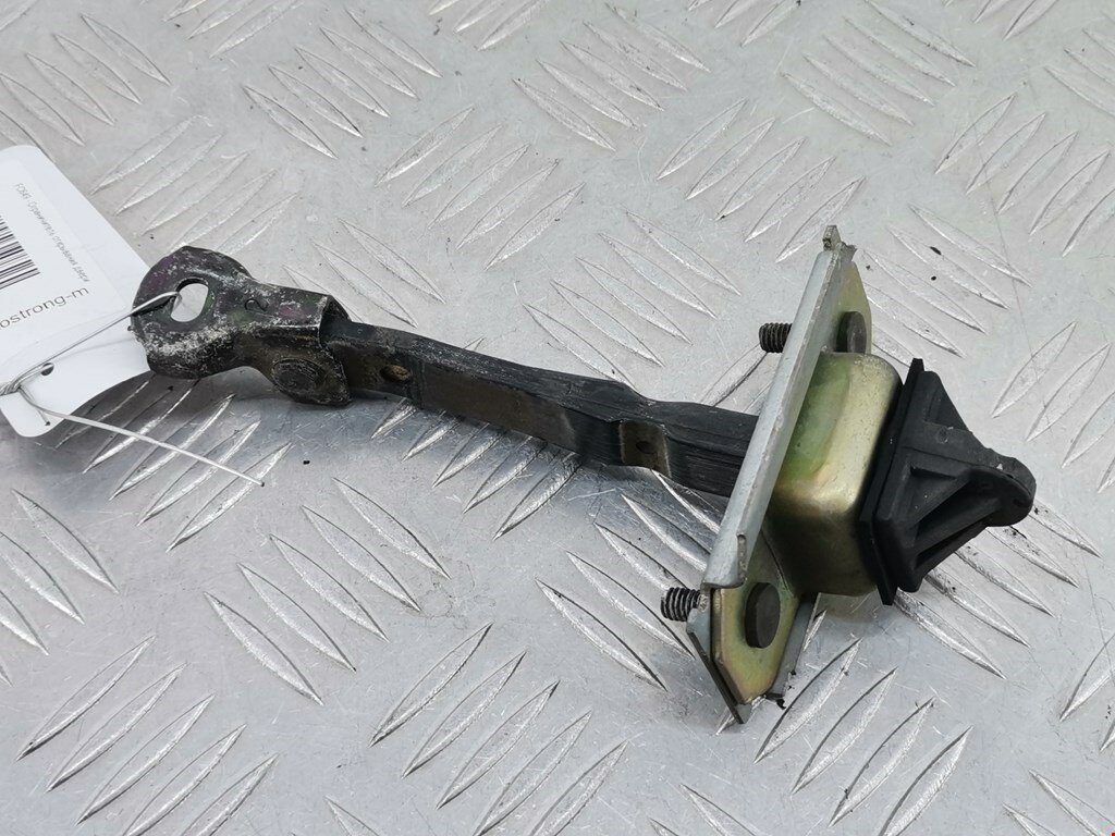 Ограничитель открывания двери задней Mazda Premacy C10058270A арт. 1824579