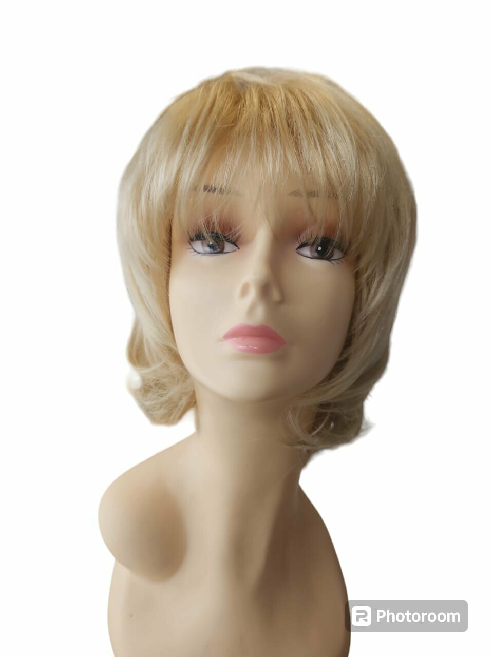 Парик Vip-Parik объемная стрижка каскадом, макушка с подначесом для объема, без пробора, Цвет Блонд с Темной милировкой