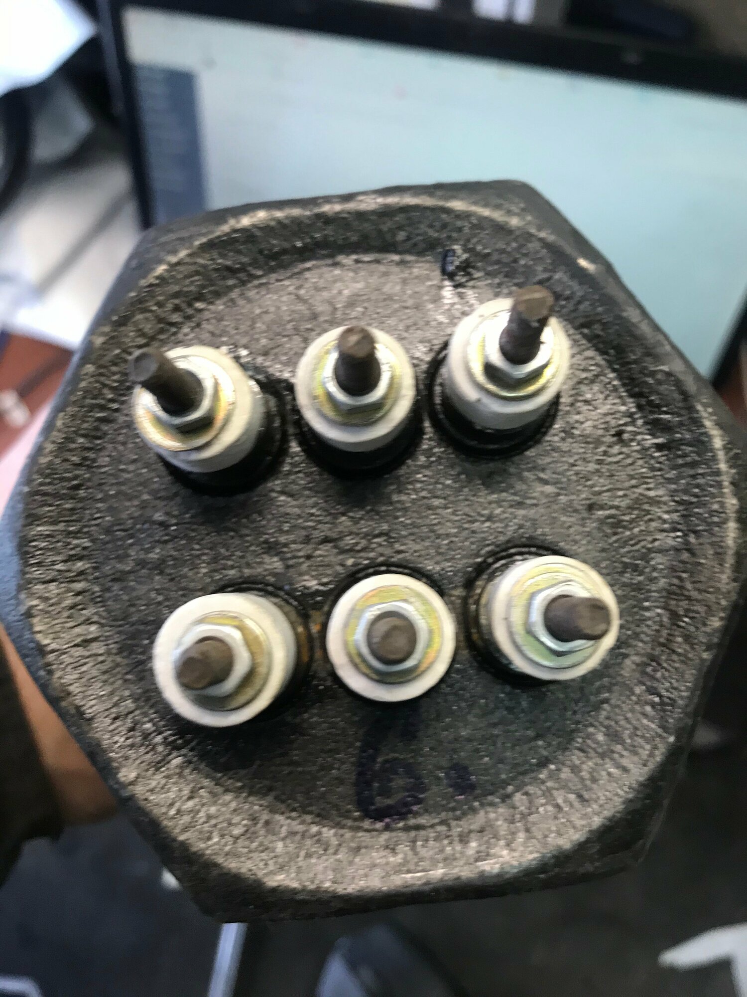 В наличии Мощность: 6 кВт Напряжение : 220/380 В Резьба: 2 1/2 ТЭНБ-6 Блок электронагревателей 6 кВт