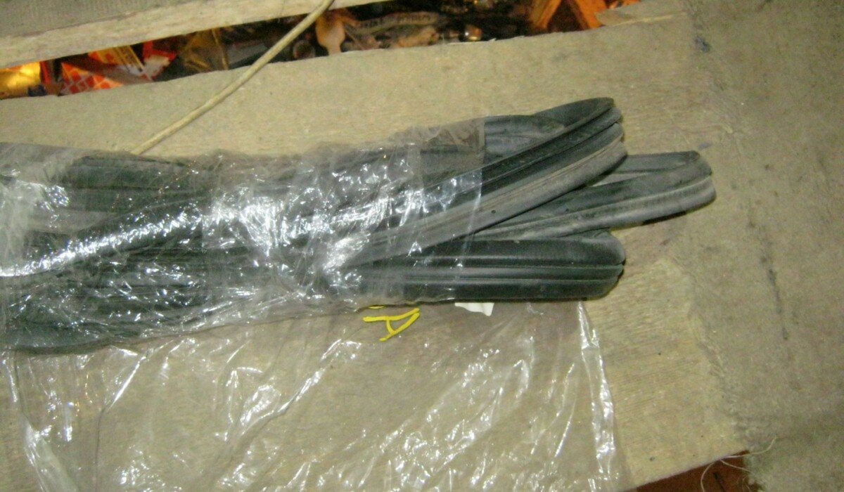 Уплотнитель (внутри) Octavia (A5 1Z-) Skoda