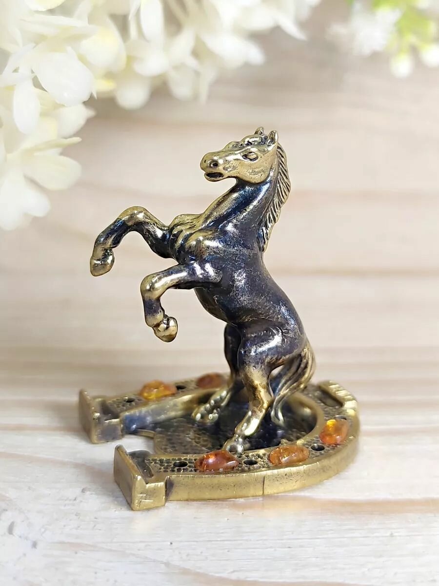 Статуэтка Лошадь на подкове, ручная работа из бронзы, 4 см х 3.4 см