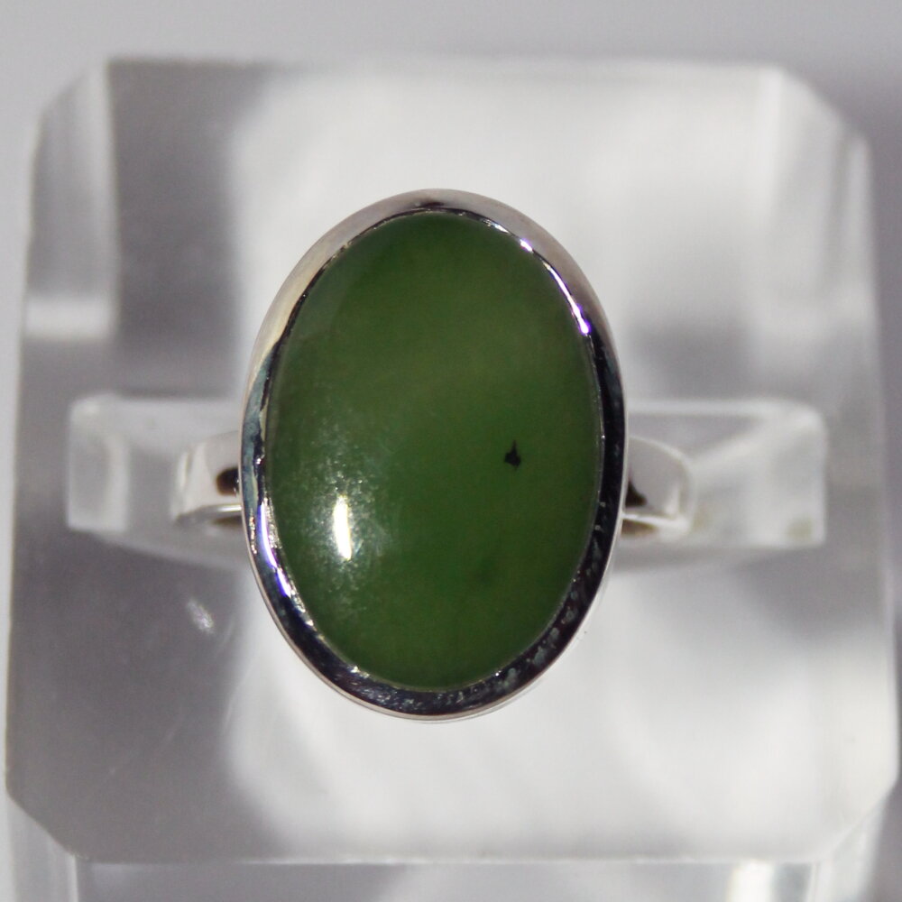 Кольцо, нефрит