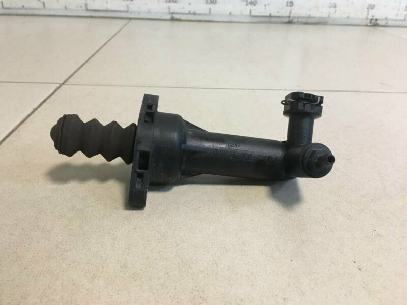 Цилиндр сцепления рабочий Volkswagen Polo Sed RUS 2011 кат.номер: 5Q0721261D