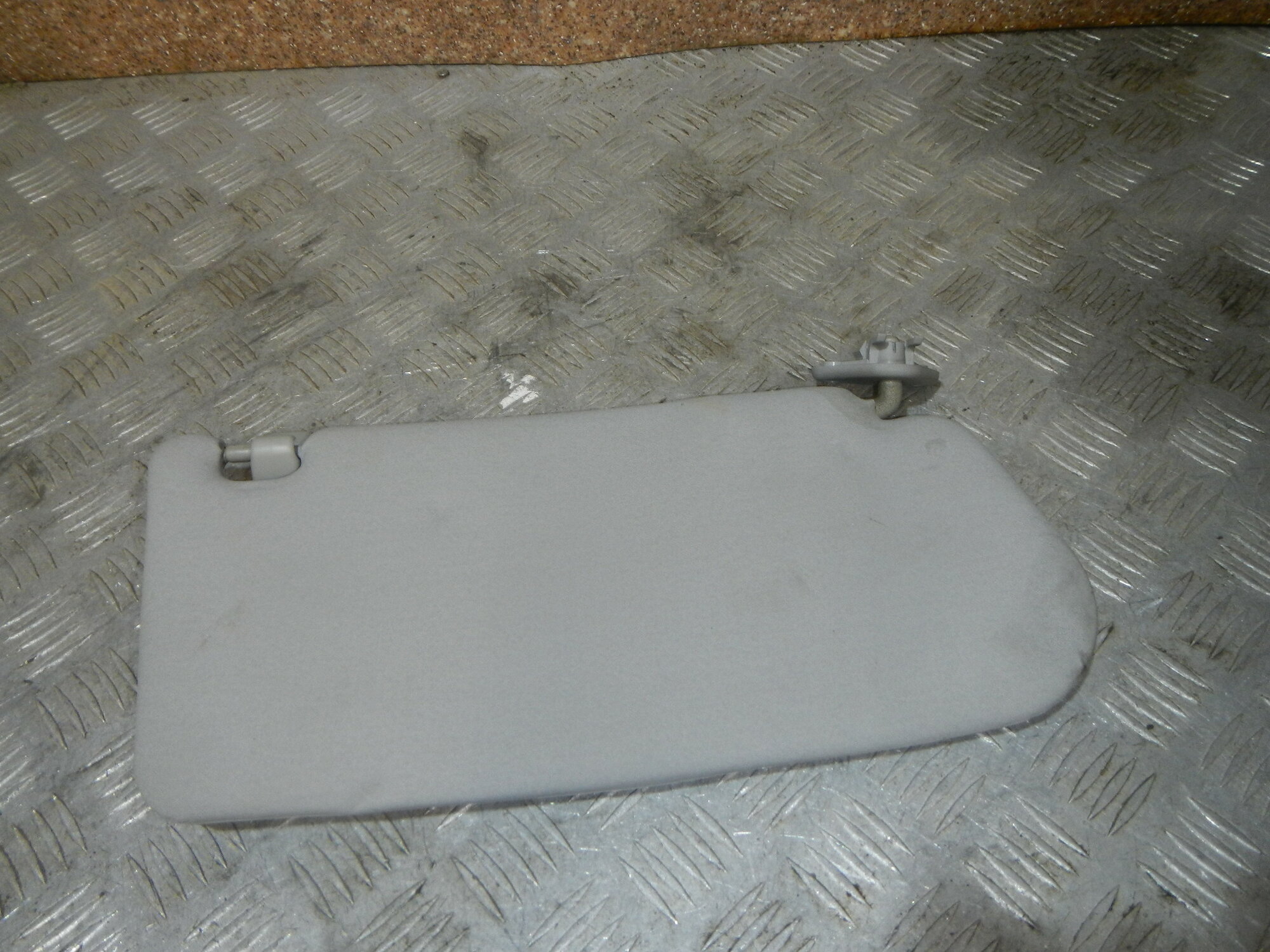 Б/У Козырек солнцезащитный, Mitsubishi (Митсубиси)-LANCER 9 (CS) (03-06) MITSUBISHI LANCER 9 (CS) (03-06) Левый. Помятост...