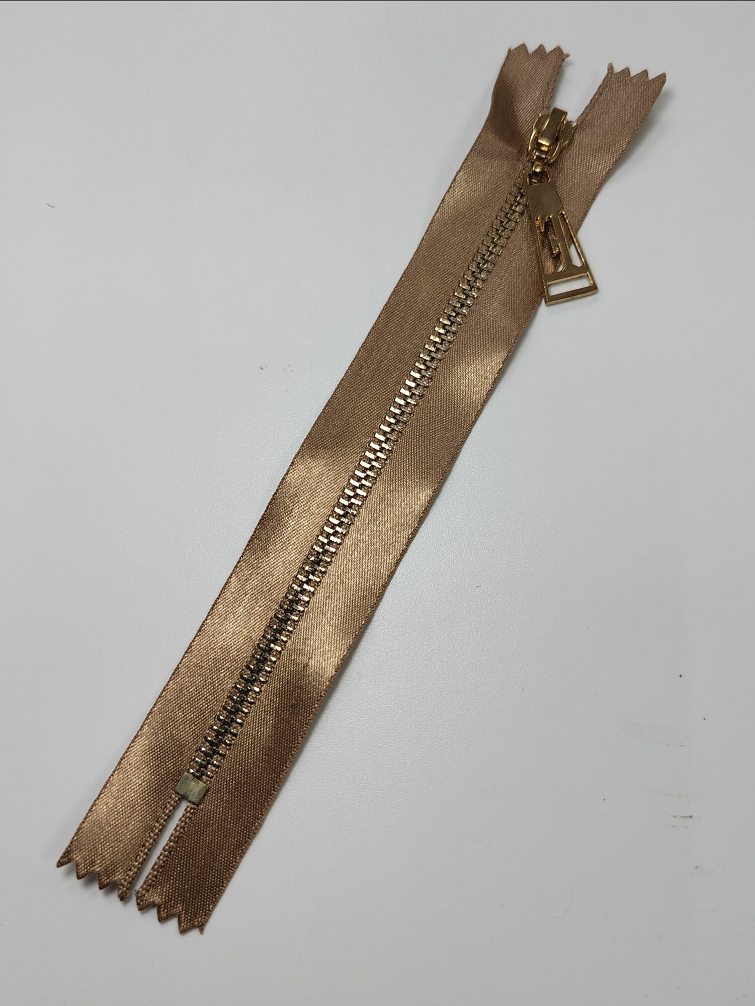 Молния на атласе металл3 неразъемная 15 см золото