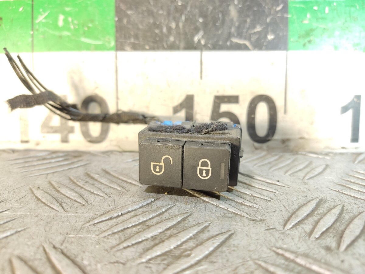 Кнопка центрального замка LAND ROVER Range Rover 2013-2021 CPLA14017BC