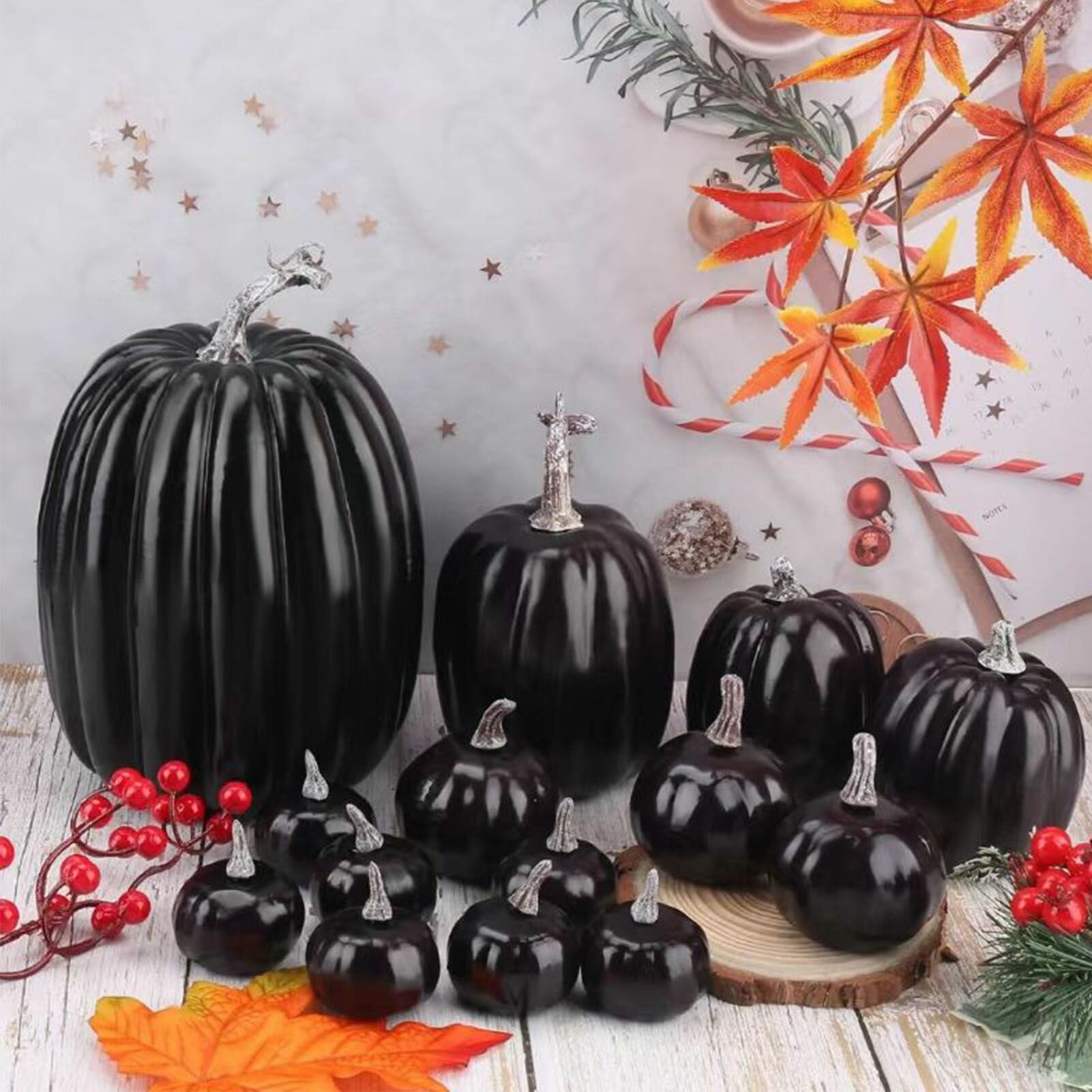 14 искусственных тыкв из черного пеноматериала