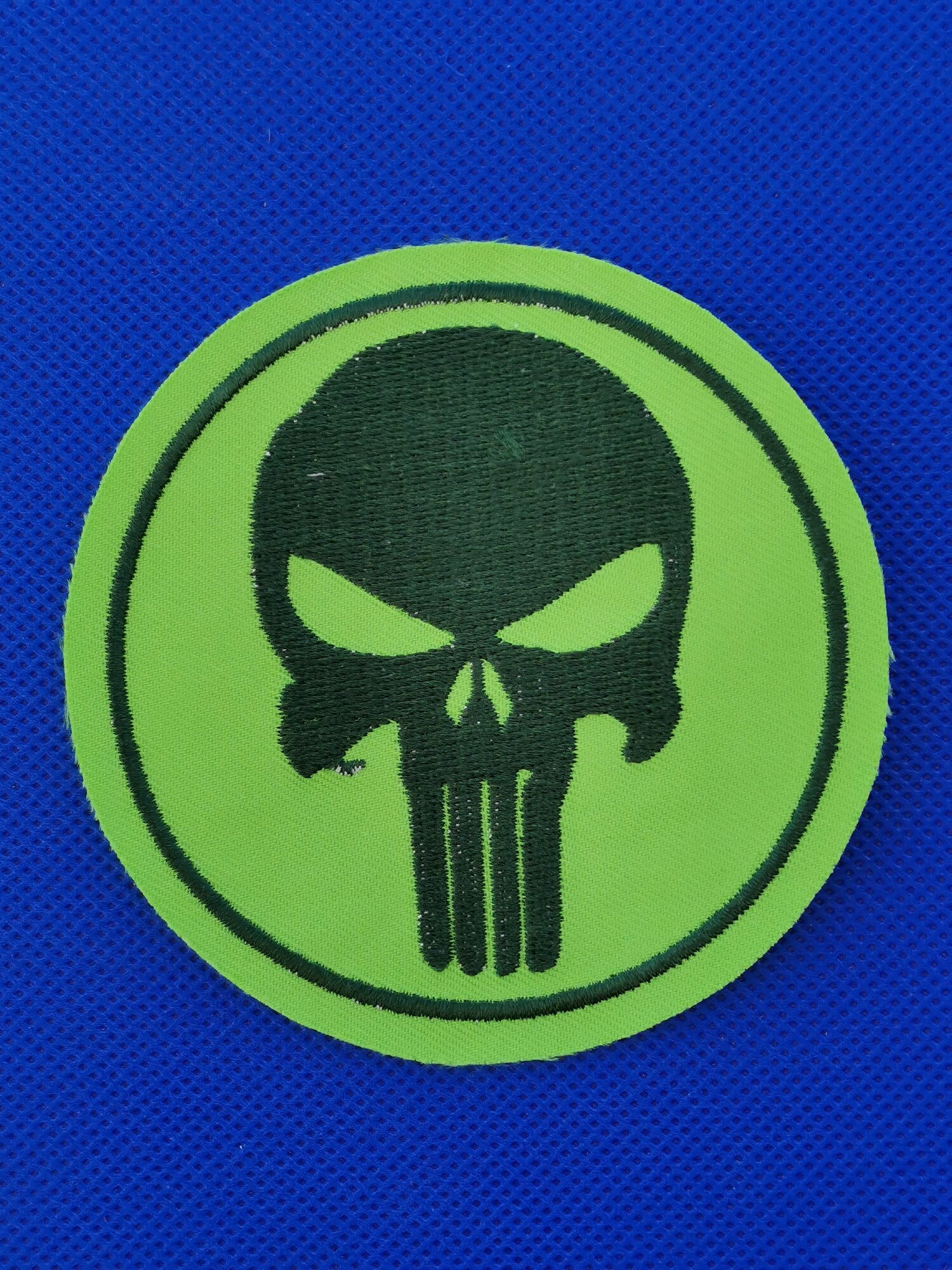 Шеврон Череп Карателя хаки на одежду, нашивка термоклеевая, диаметр 9 см