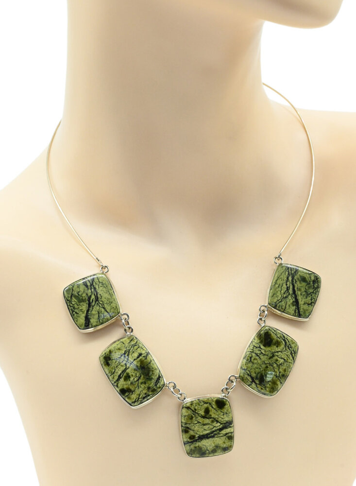 Колье, змеевик