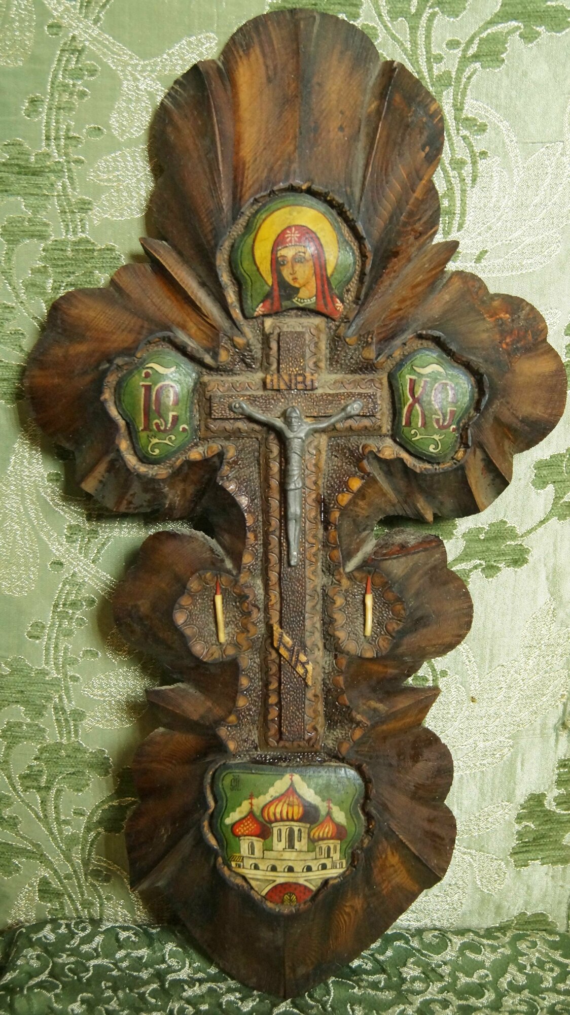 Антикварное старинное большое деревянное распятие - крест со вставками и с ручной росписью, Россия, 1950 гг. Ручная работа.