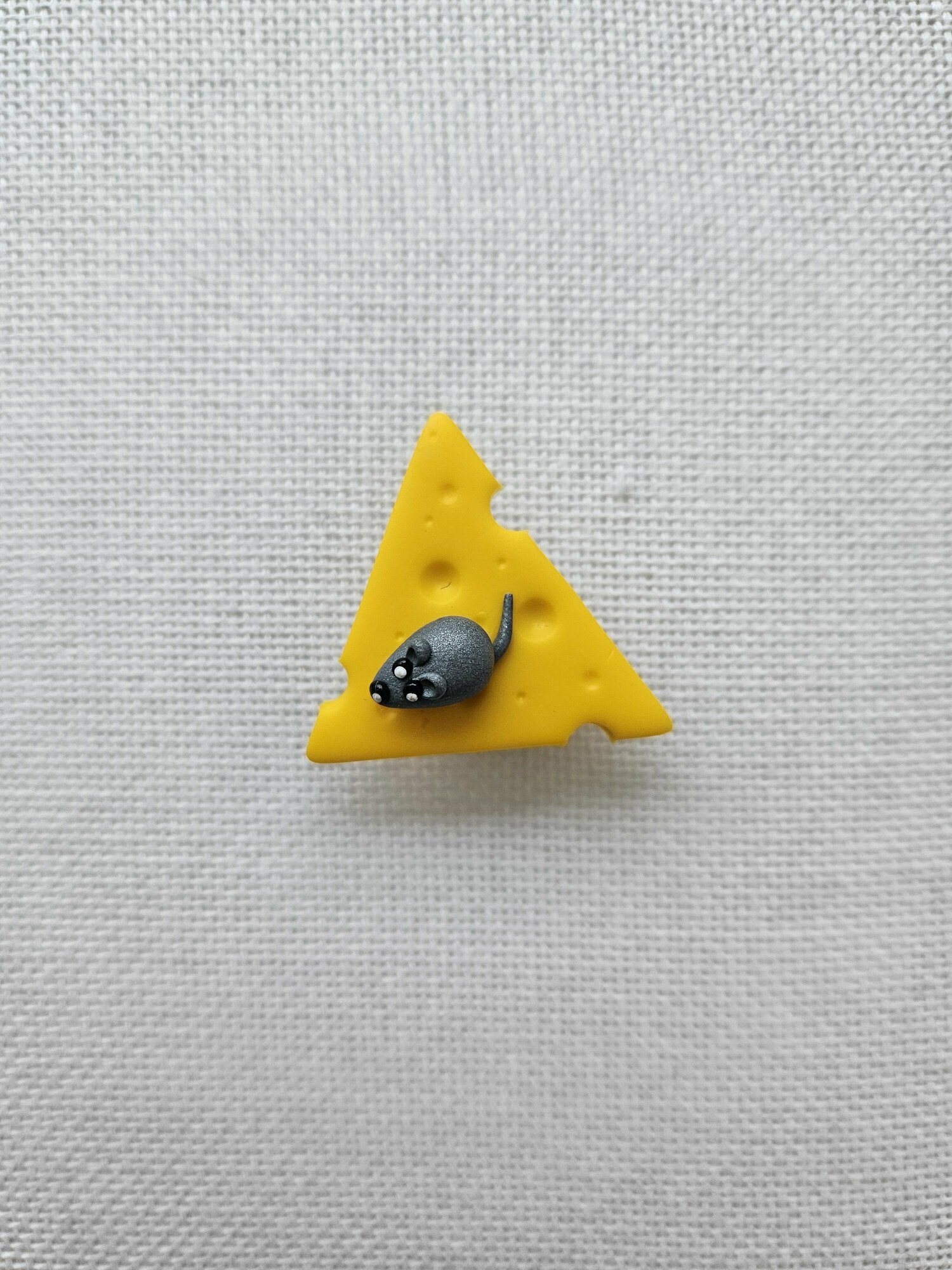 Игольница-магнит/магнитный держатель "Сыр"