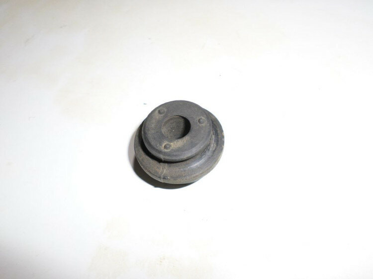 Втулка радиатора кронштейна верхнего T13011302070-2005 T1301130207101 Шевроле Ланос, Сенс