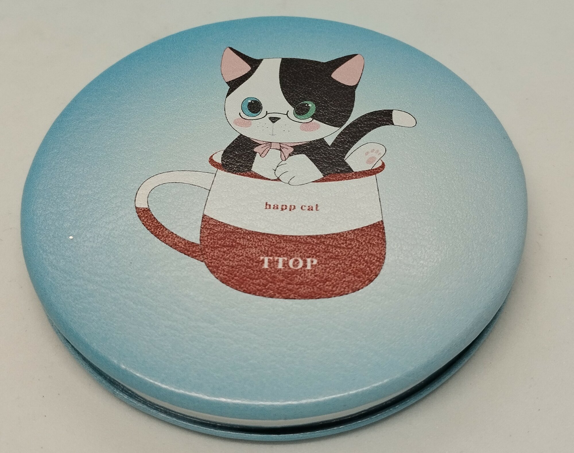 Зеркало кожаное, круглое "Кот в чашке "Happ Cat"
