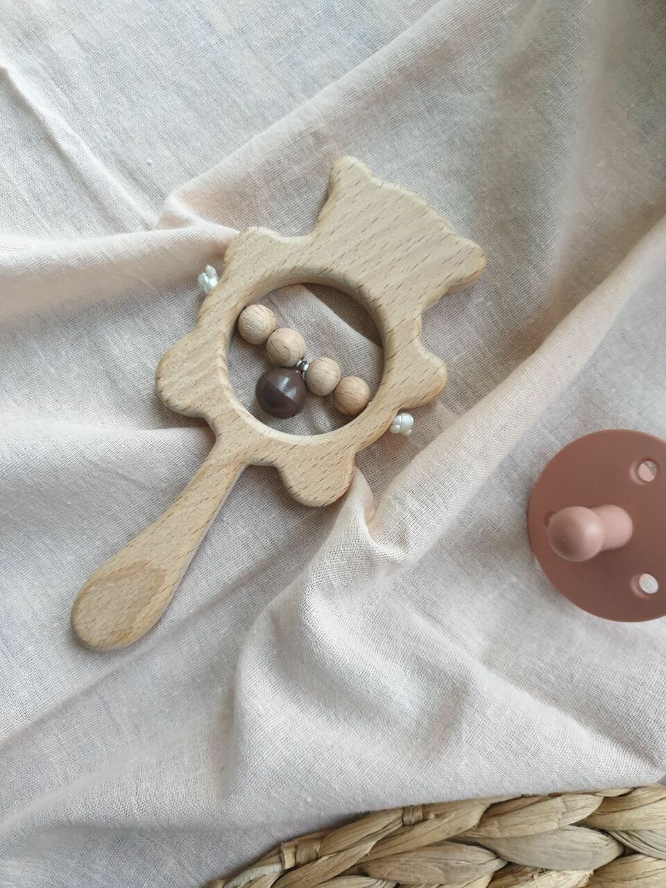 Деревянная погремушка медвежонок детская, коричневая гремелка / Развивающие деревянные игрушки и грызунки для новорожденных