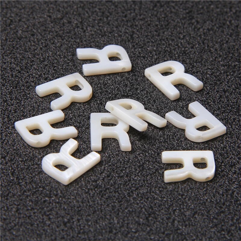 Перламутровые бусины-буквы Vinswet 1 piece, R 9x12mm