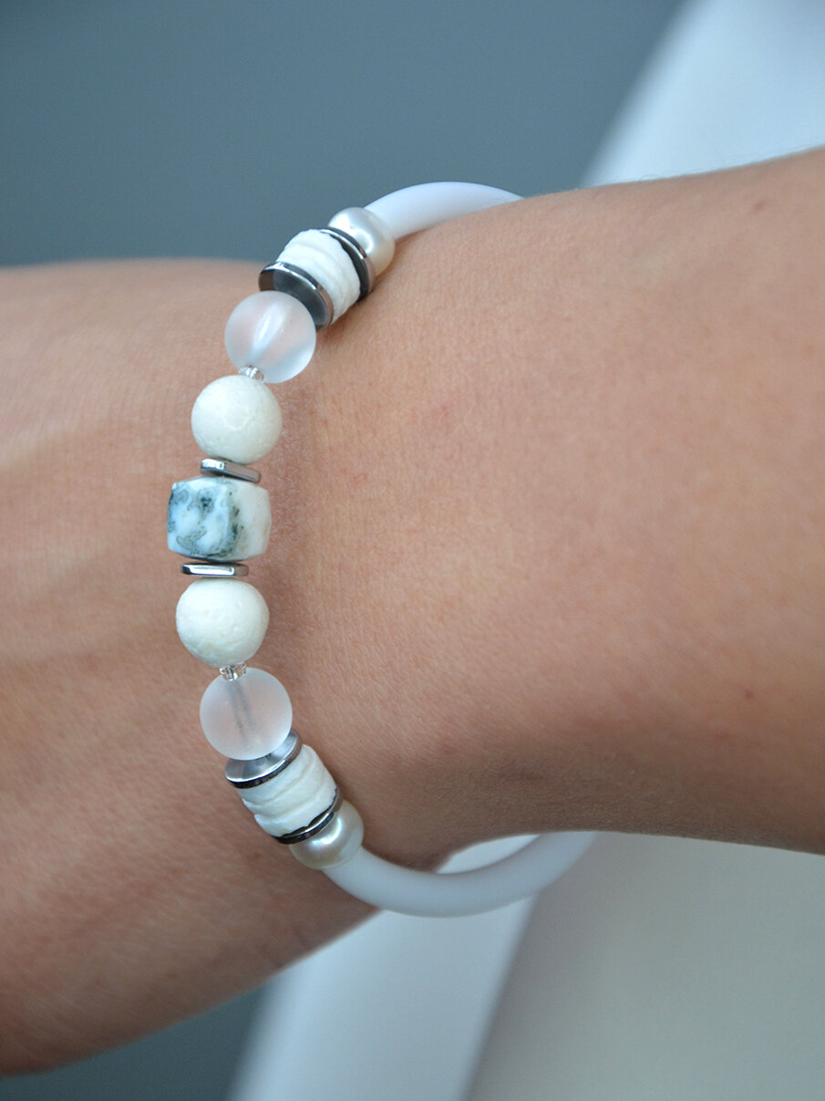 Эластичный браслет