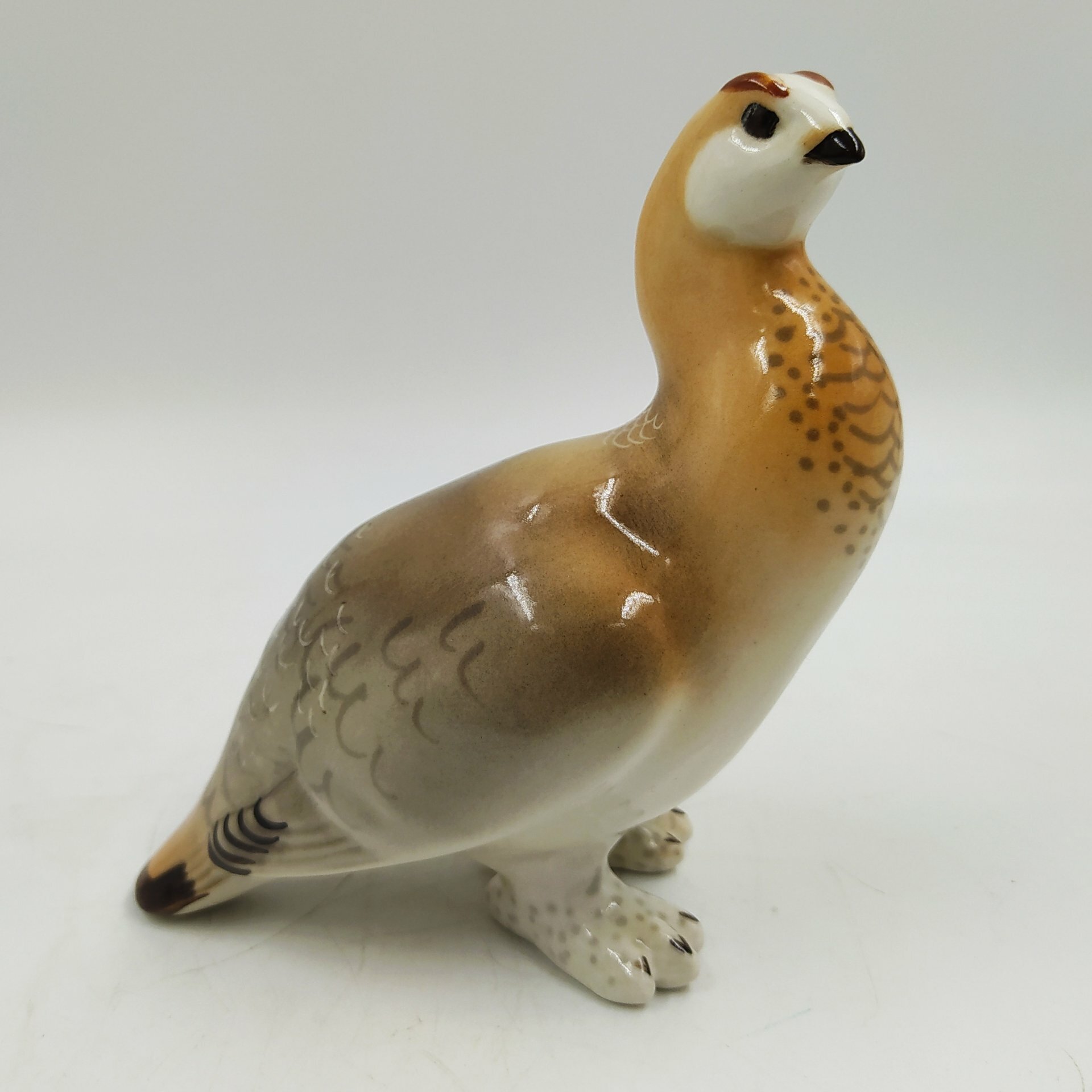 Статуэтка "Куропатка", скульптор П. П. Веселов, фарфор, роспись