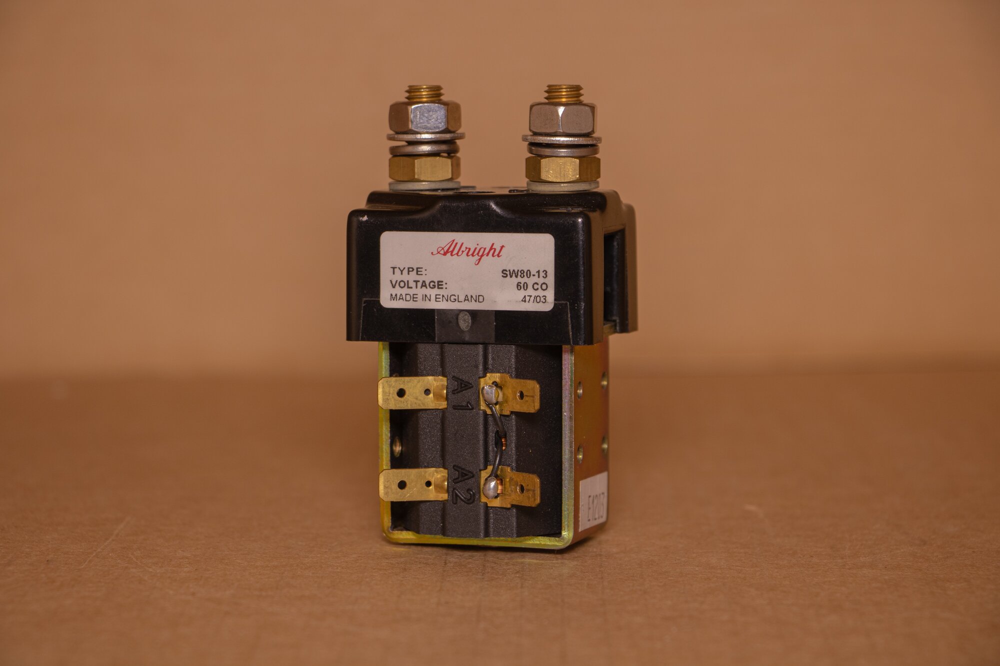 Контактор модульный Albright SW80B-13, винтовое соединение, номинальный рабочий ток 60 А