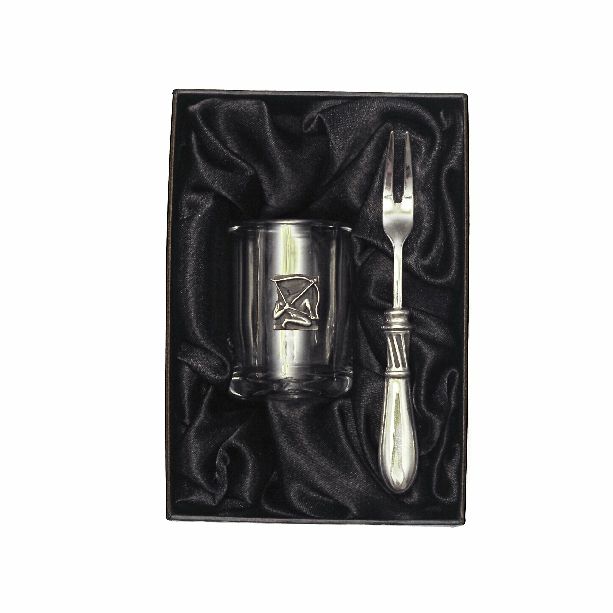 Подарочный набор стопка с накладкой знак зодиака "Стрелец" и закусочная вилочка в футляре