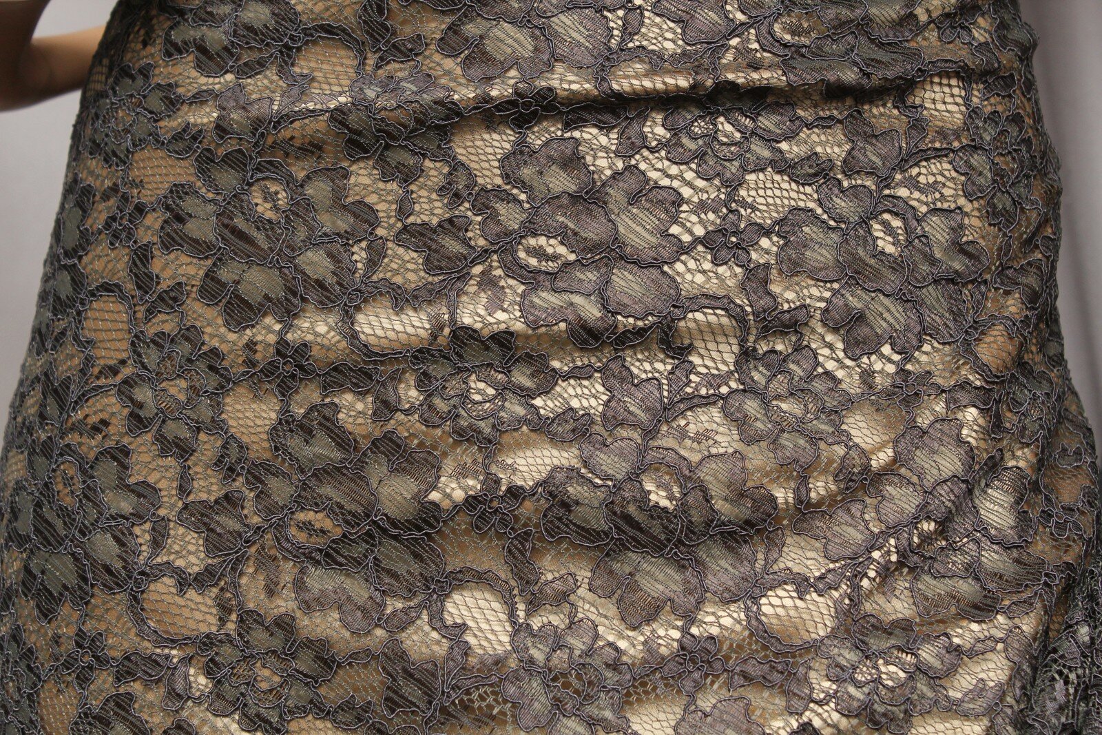 Ткань Кружево с кордом серо-графитное, ш140см, 0,5 м