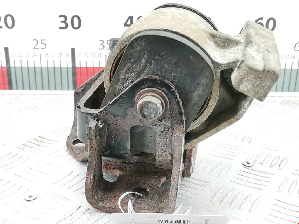 Кронштейн (крепление лапа траверса) кпп Hyundai Getz 1 (TB) арт. 1962555