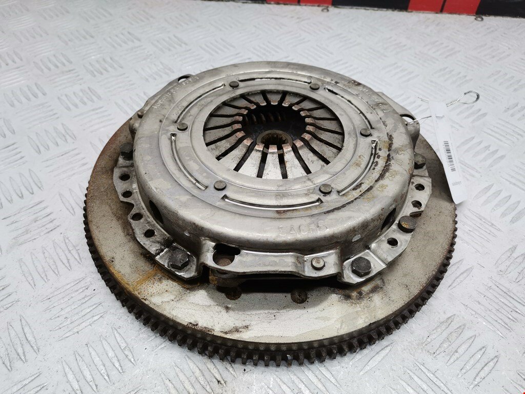 Маховик (демпфер сцепления) Opel Astra G 55572815 арт. 1560550