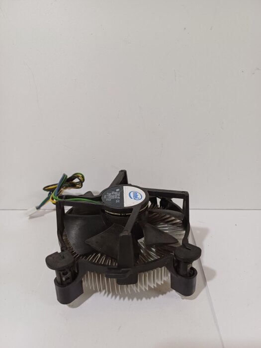 Кулер Intel 775 E33681-001 Al клипсы 4Pin